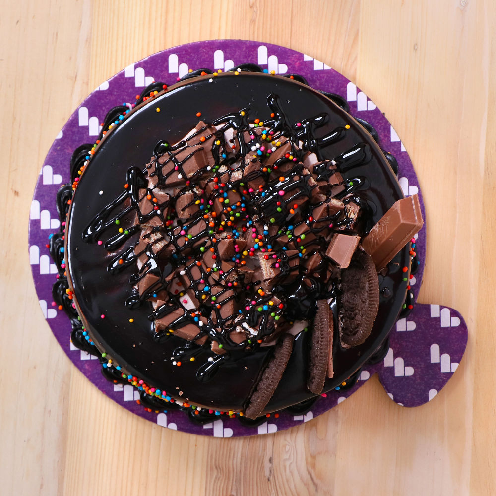 Choco Mania Kit Kat Oreo Cake | Winni