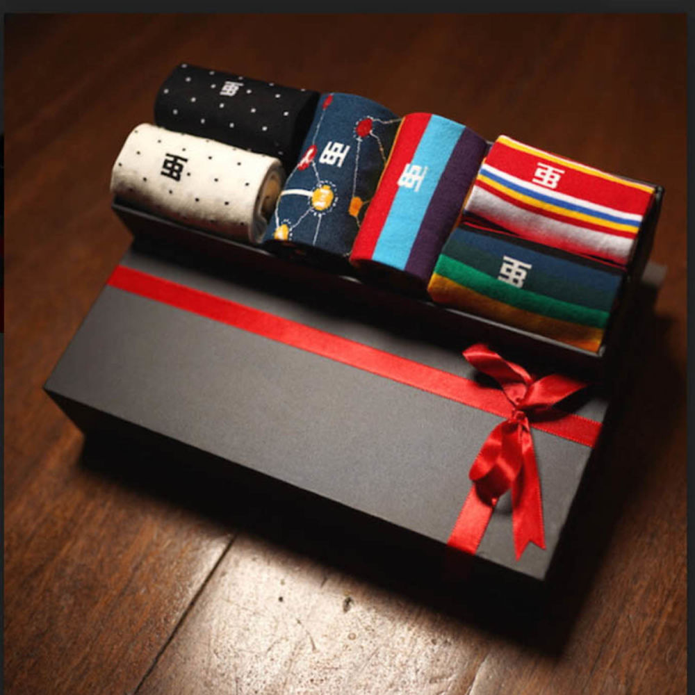 Get Online High Quality And Premium Luxury Socks gift Box | Winni