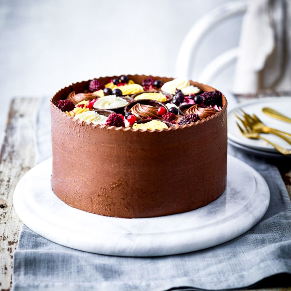 Classic Chocolate Berries Cake | Winni