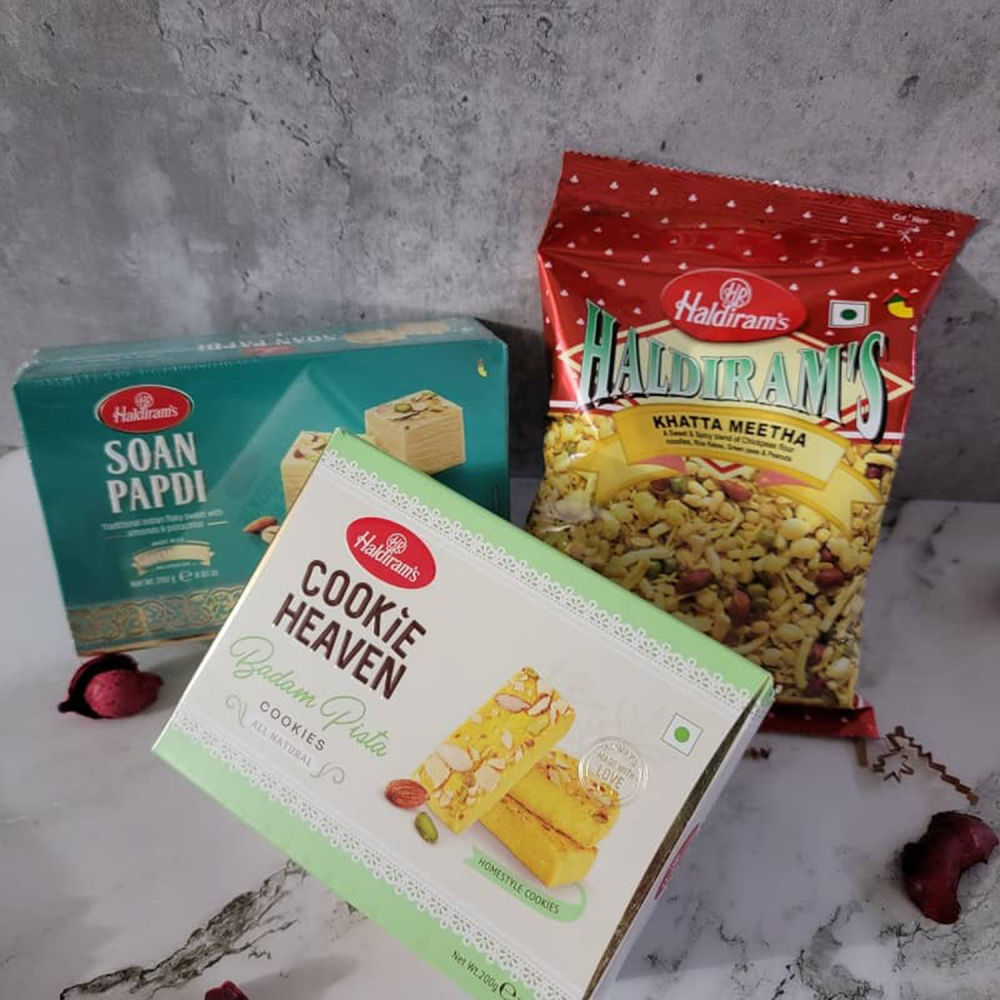 Gooey Sweets Snacks and Cookies Hampers | Winni