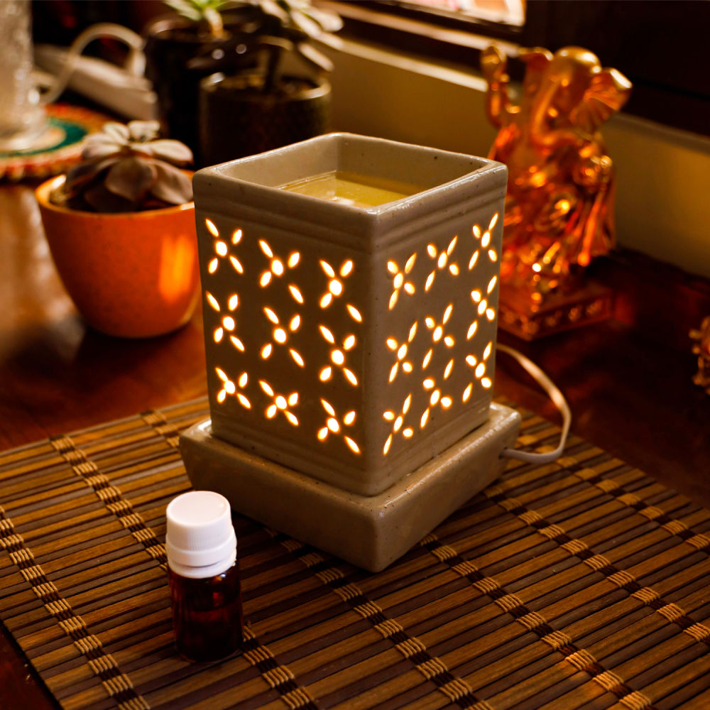 Square Cutwork Diffuser | Winni