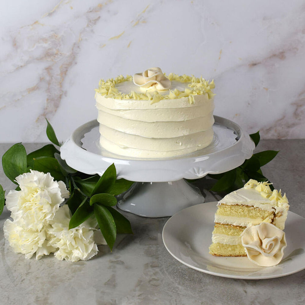 Creamy Vanilla Layer Cake | Winni