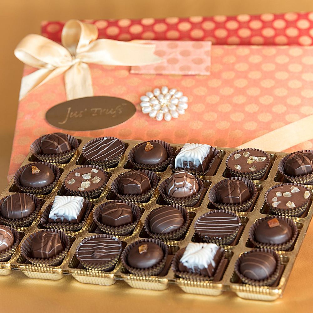 HeartWinning Luxury Brocade Gift Box For Diwali | Winni