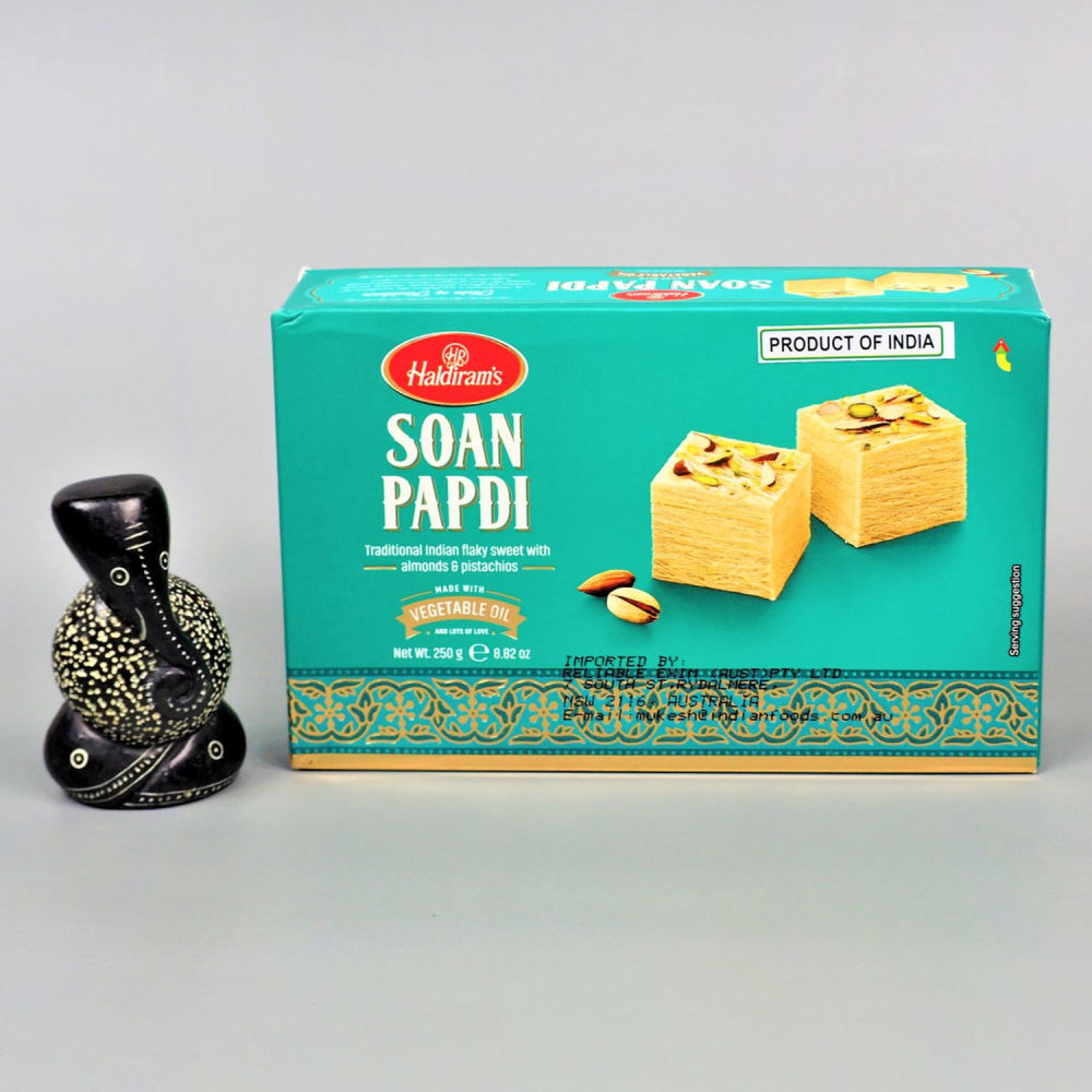 Beautiful Ganpati Idol And Soan Papdi | Winni