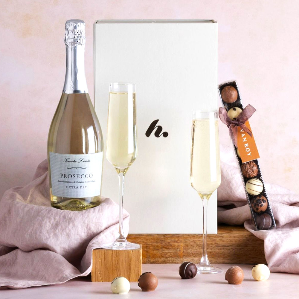 Marvelous Prosecco And Chocolate Hamper | Winni