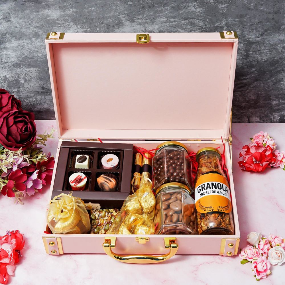 Trunk Of Chocolate Treasures | Winni