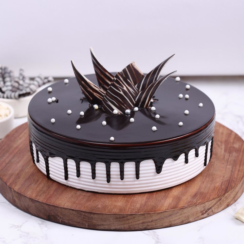 Classic Choco Vanilla Cake | Winni