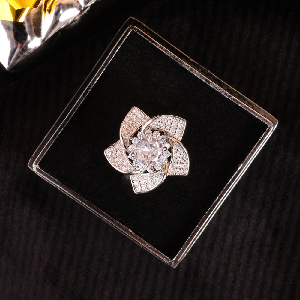 Happy Rose Day Vanilla Poster Cake | Winni