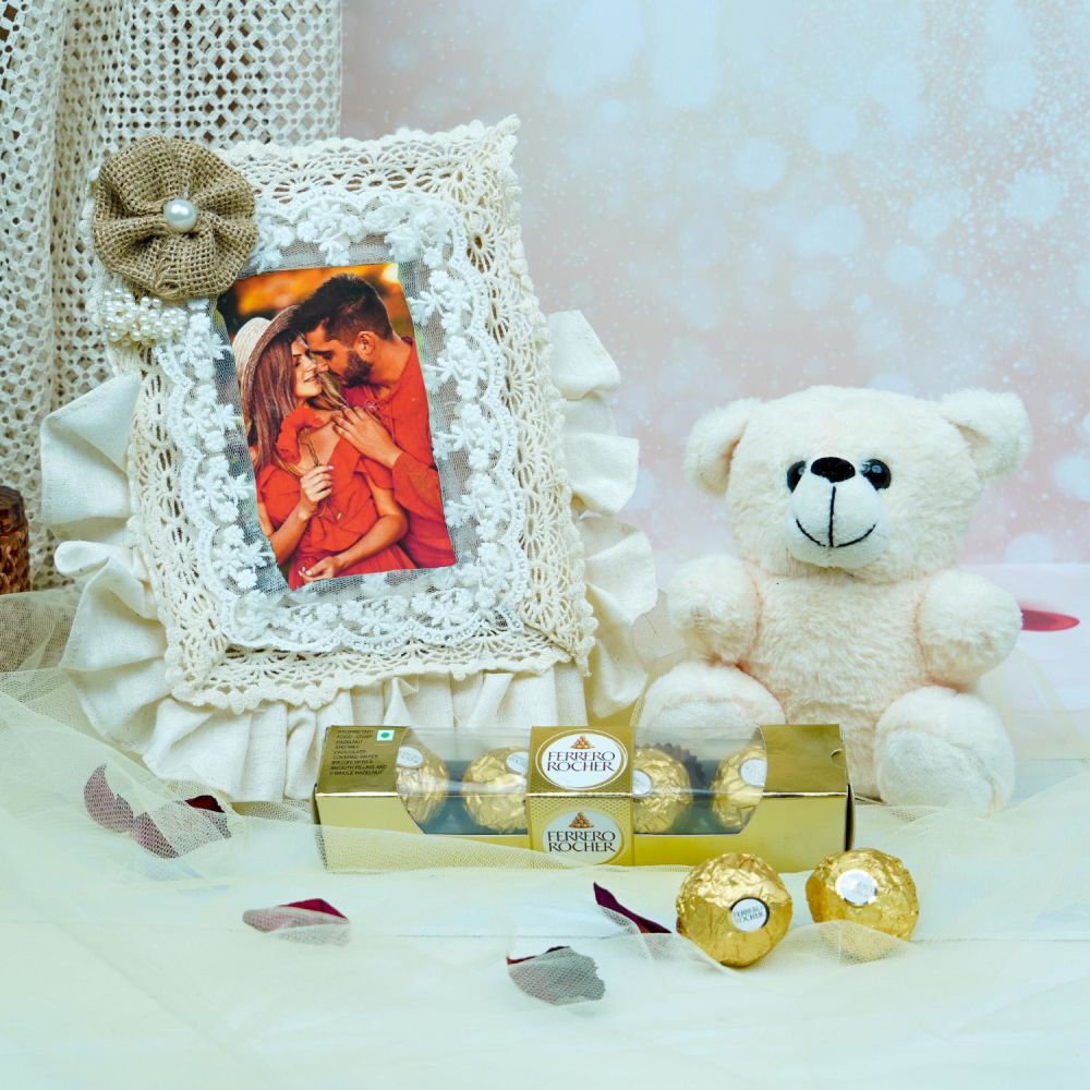 Personalized Vintage Frame with Teddy and Choco Delight | Winni