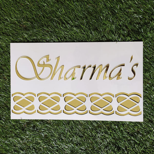 Golden Fonts Glossy White Name Plate Winni Golden Fonts Glossy White Name Plate Winni