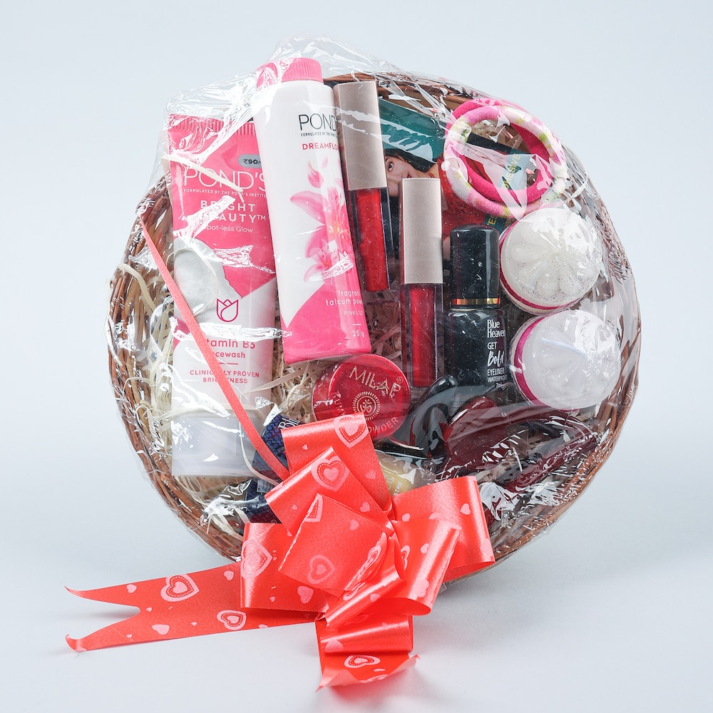 Shringar and Resin With Pistachio | Winni