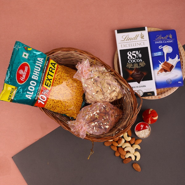 Premium Snacks Delight Combo | Winni