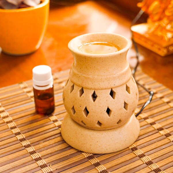 White Matki Electric Diffuser | Winni