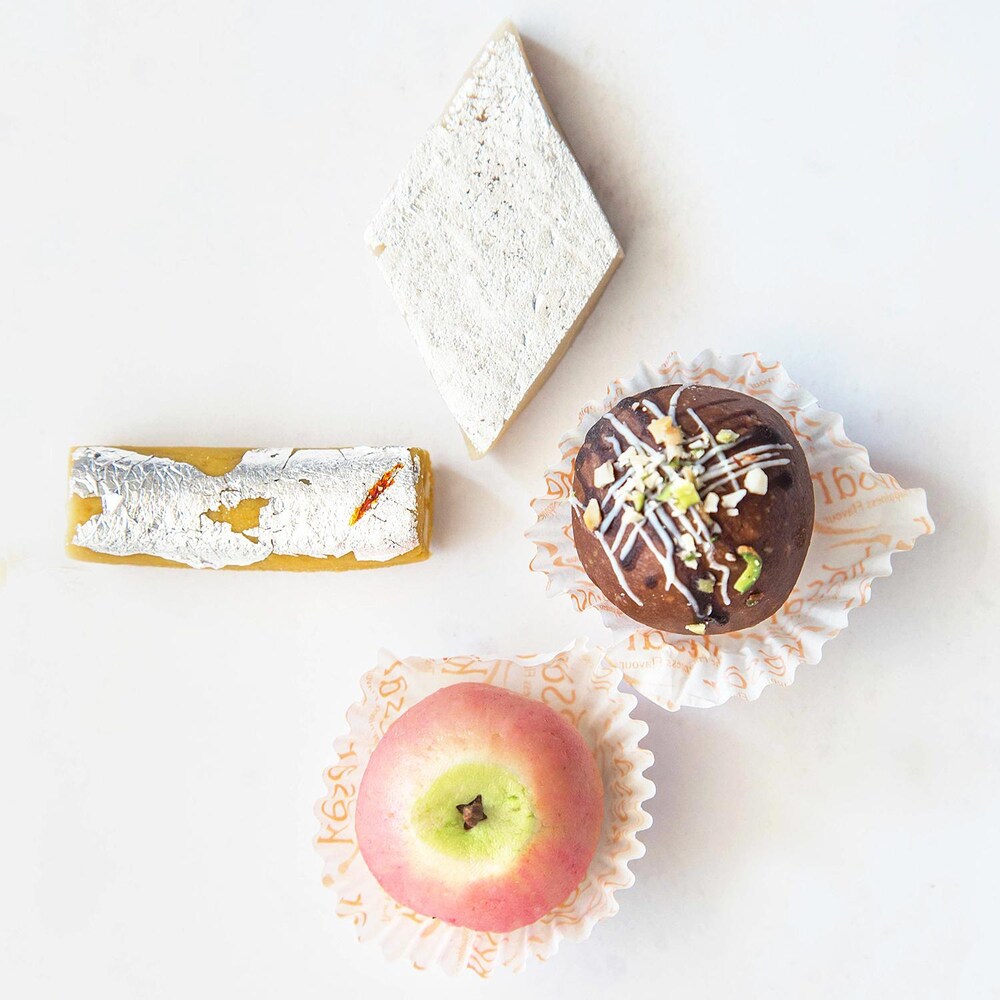 Assorted Mix Flavor Kaju Sweets Winni