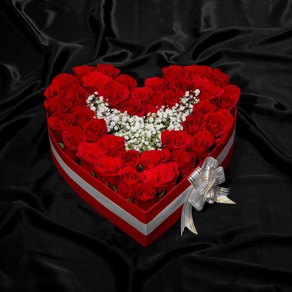 Colossal Red Roses Heart Arrangement | Winni