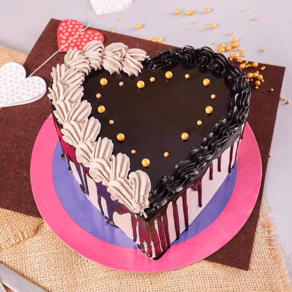 Appealing Chocolate Heart Shape Cake | Winni