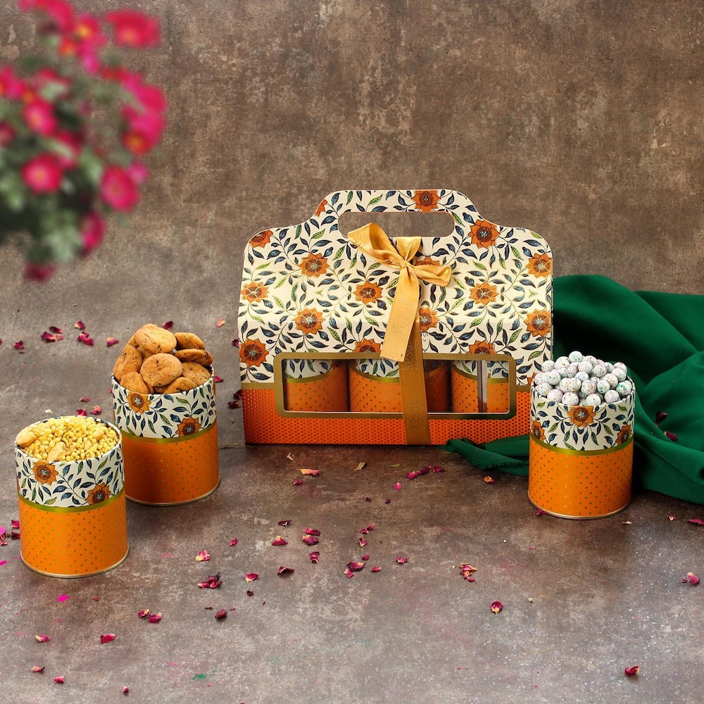 Luscious Sweets And Herbal Color Treat Box | Winni