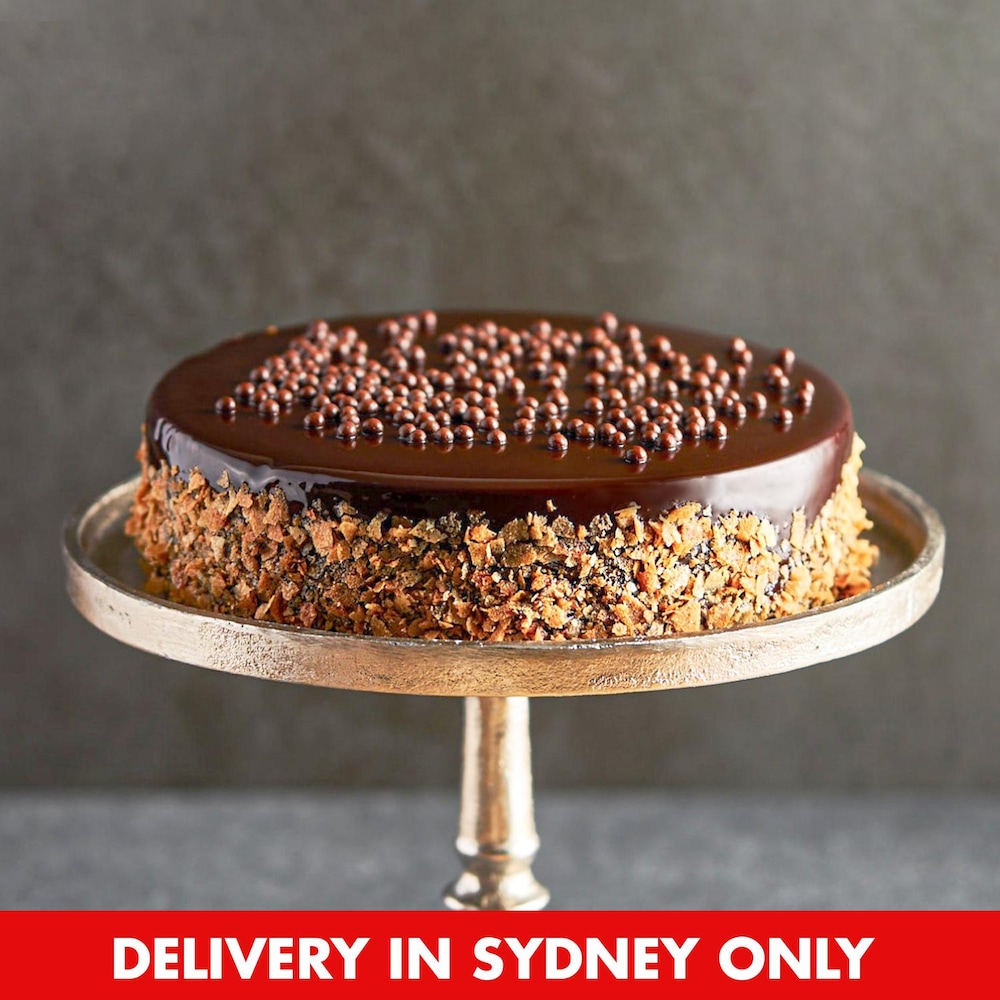 Tempting Ferrero Rocher Cake | Winni