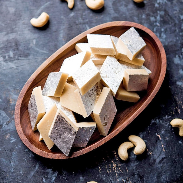 Tasteful Kaju Katli Mithai 200Gm | Winni