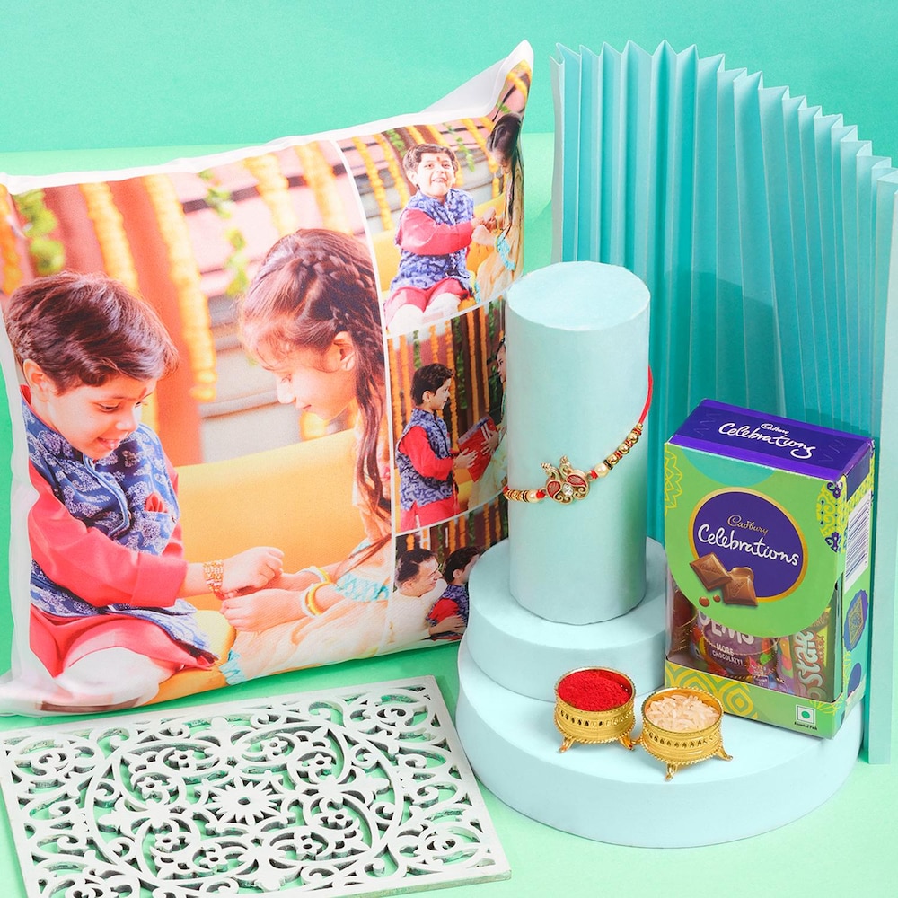 Peacock Rakhi T Hamper Winni