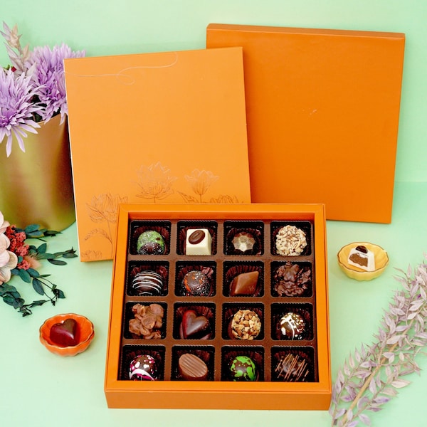 Reevas Signature Sixteen Pcs Chocolates | Winni